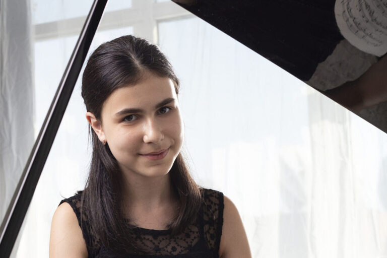 Alexandra Dovgan - veveglass