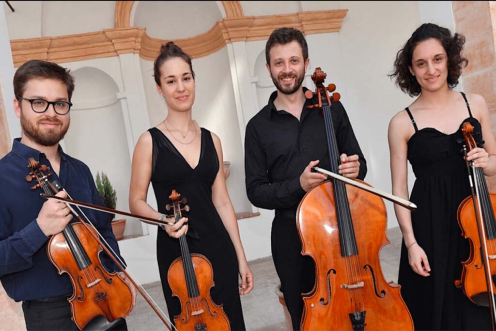 Adorno Quartet 2022 - veveglass