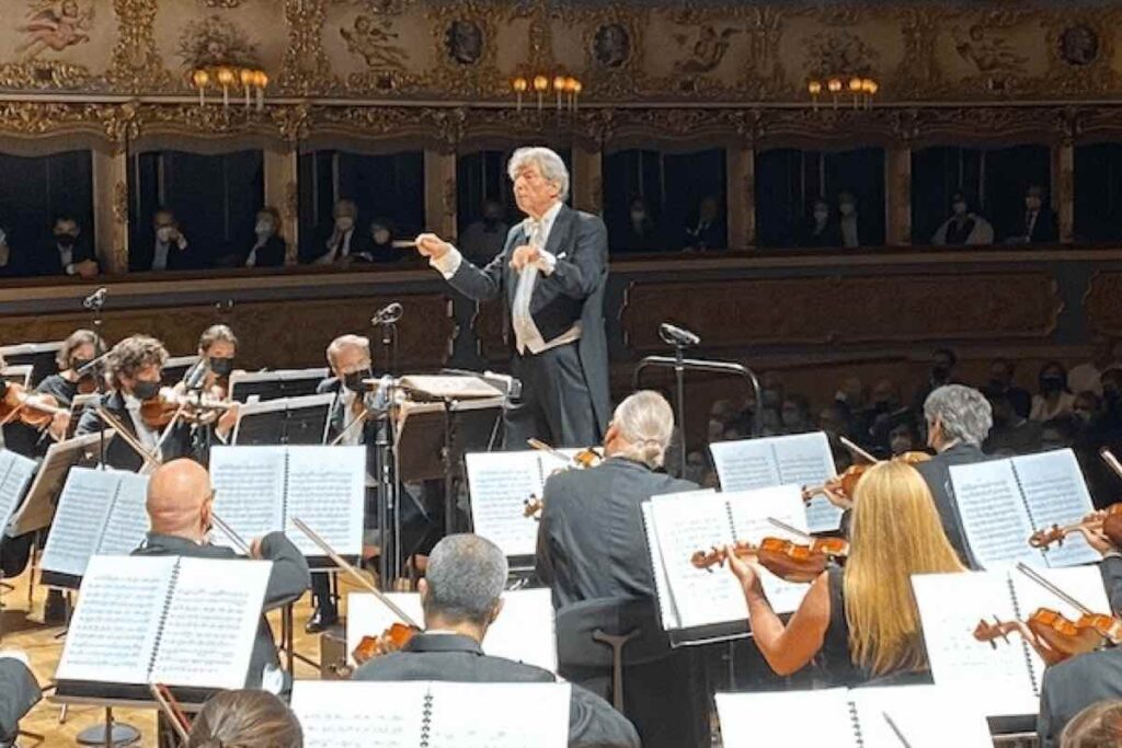 Hartmut Haenchen in concert 2024 - veveglass