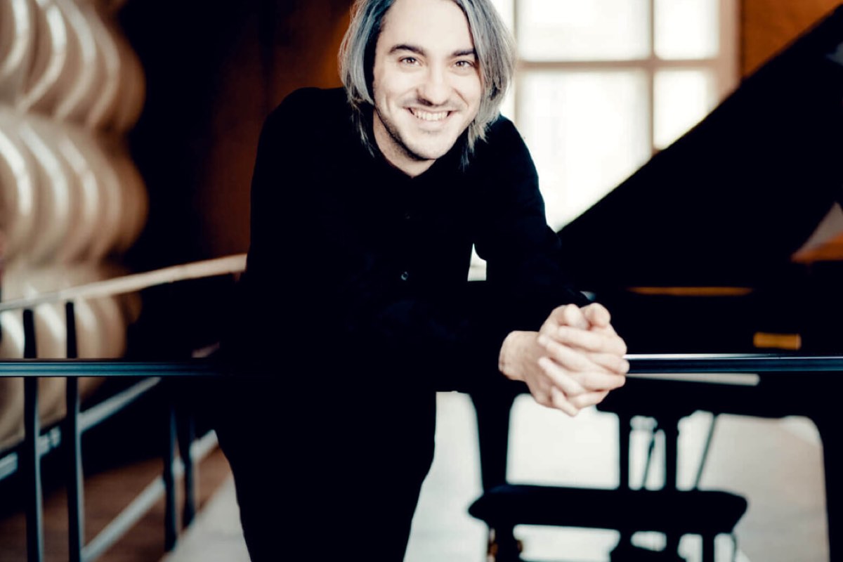 Alexander Gadjiev - veveglass